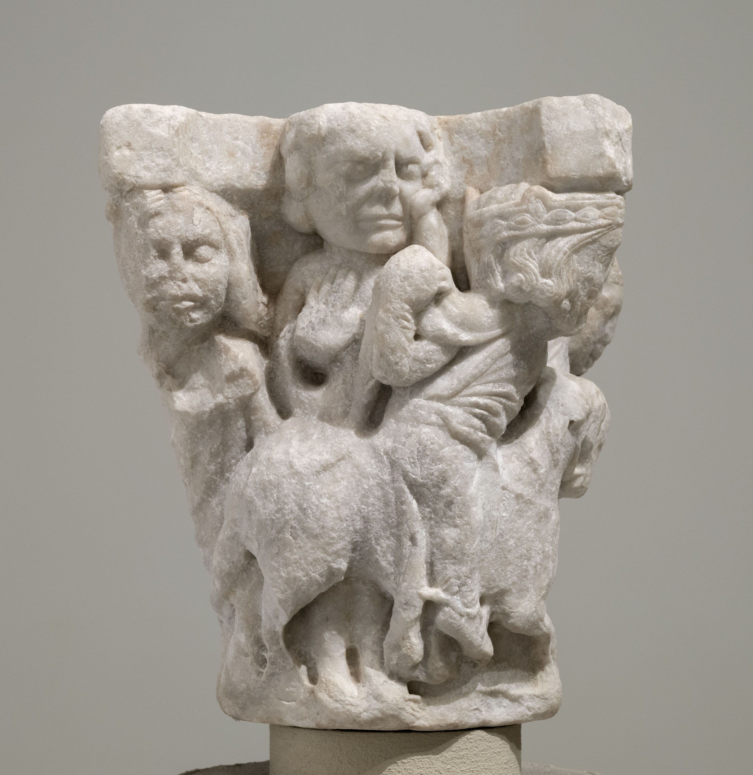 Capitell historiat | Museu Nacional d'Art de Catalunya